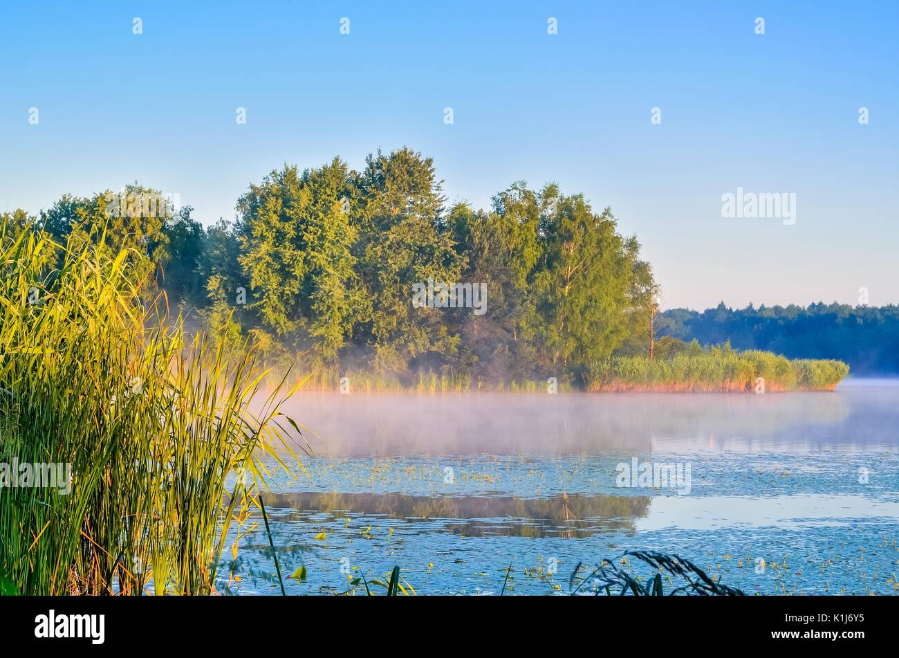Islet lake hi-res stock photography and images - Alamy