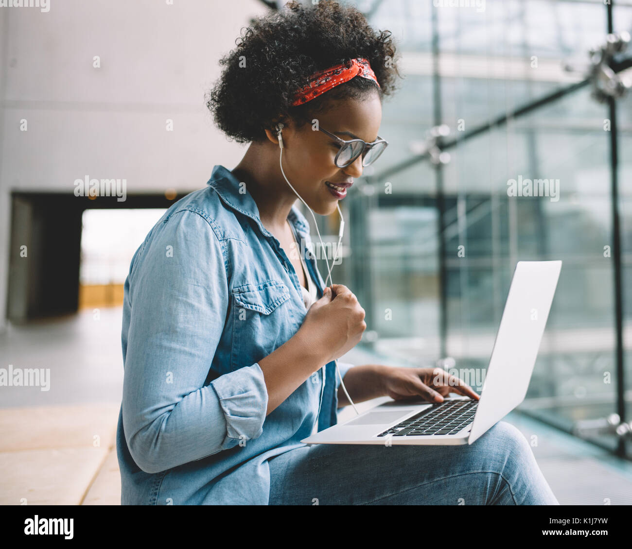 Focused learner hi-res stock photography and images - Alamy