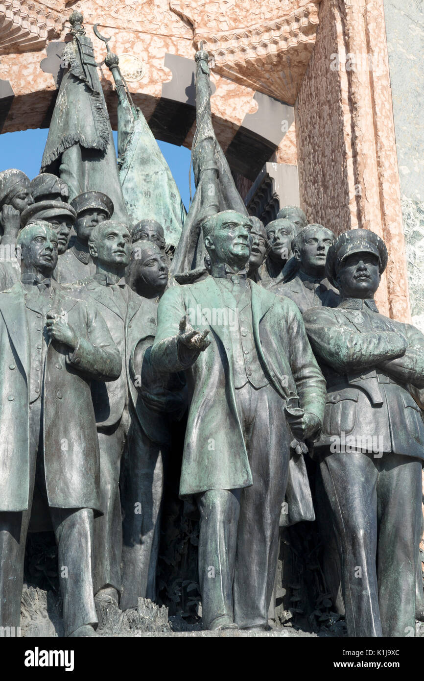 Statue Of Famous Leaders High Resolution Stock Photography and Images ...