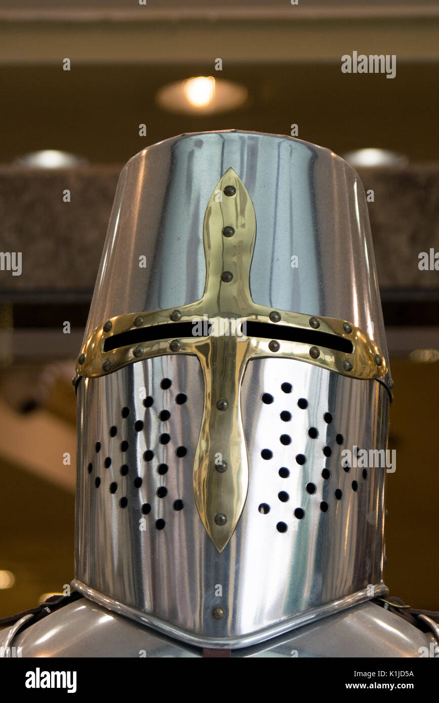 Suit of spanish armor hi-res stock photography and images - Alamy