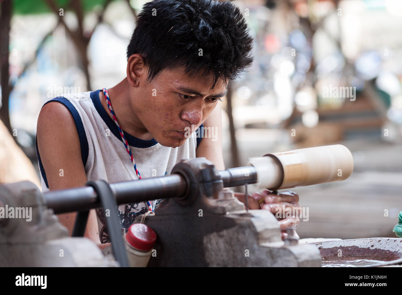 Cutting jade hi-res stock photography and images - Alamy