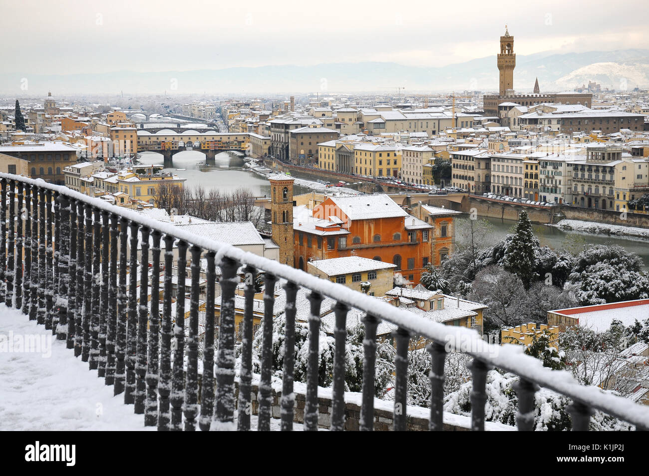 Florence cathedral snow hi-res stock photography and images - Alamy
