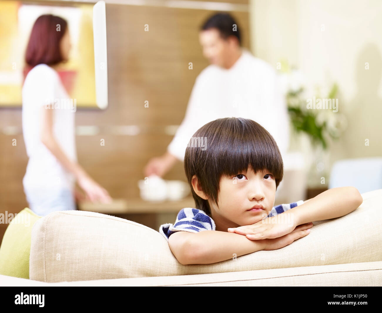 Sad child hi-res stock photography and images - Alamy