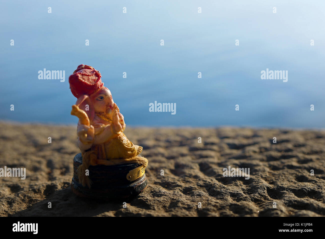 Sculpture of lord ganesha hi-res stock photography and images - Alamy