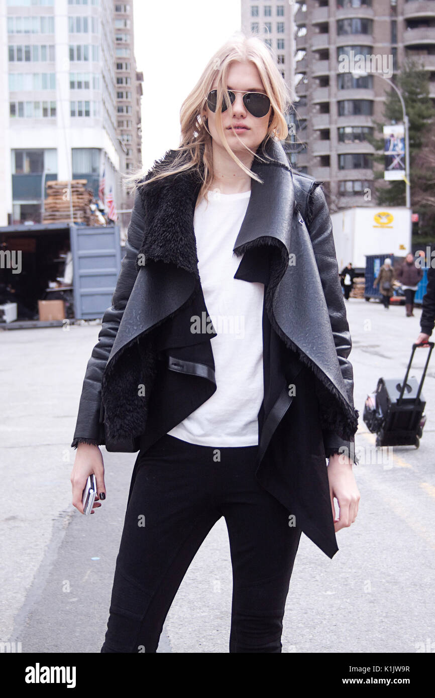 Fashion model Street Style Stock Photo - Alamy