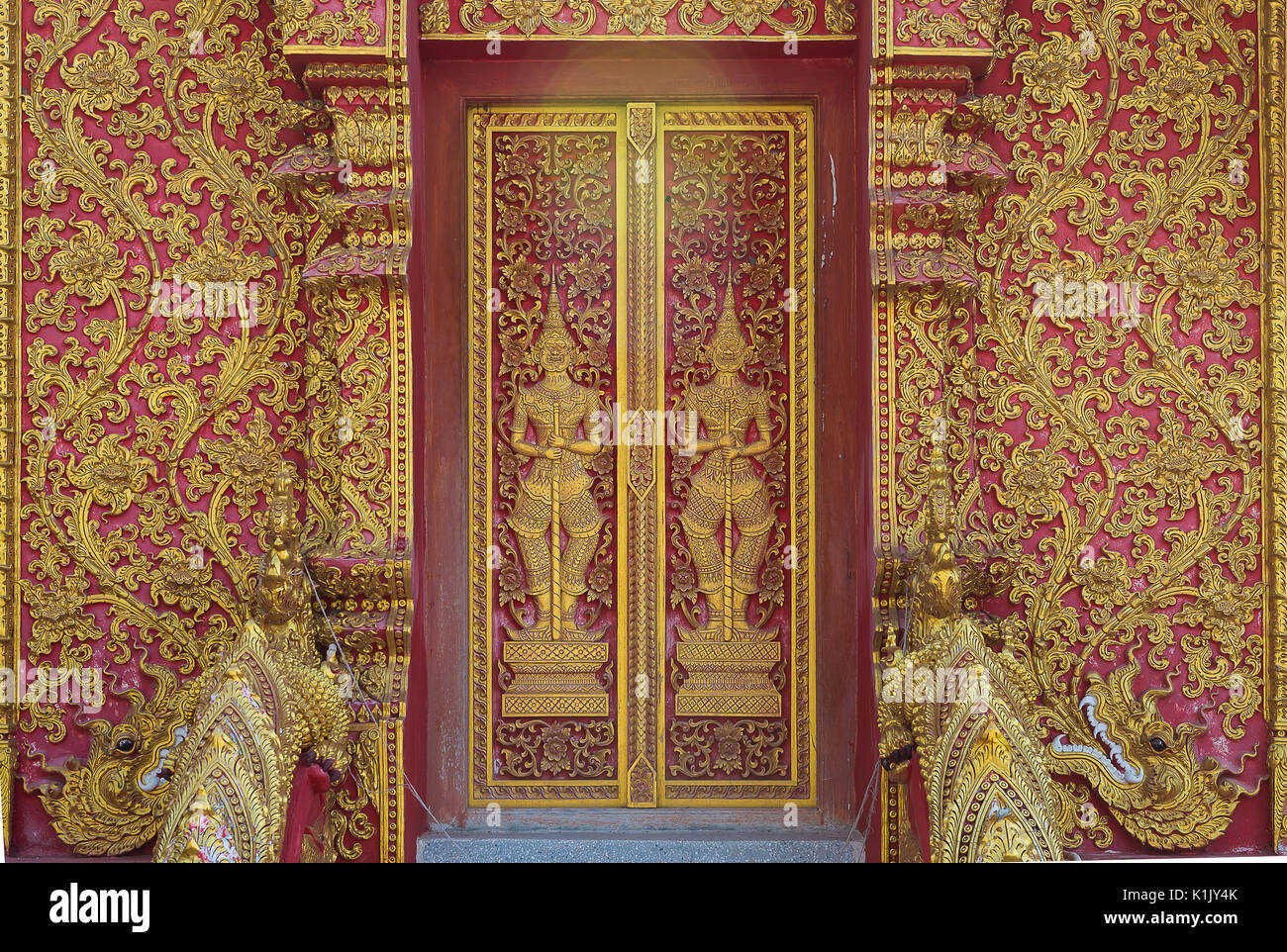 Beautiful traditional thai stucco hi-res stock photography and images ...