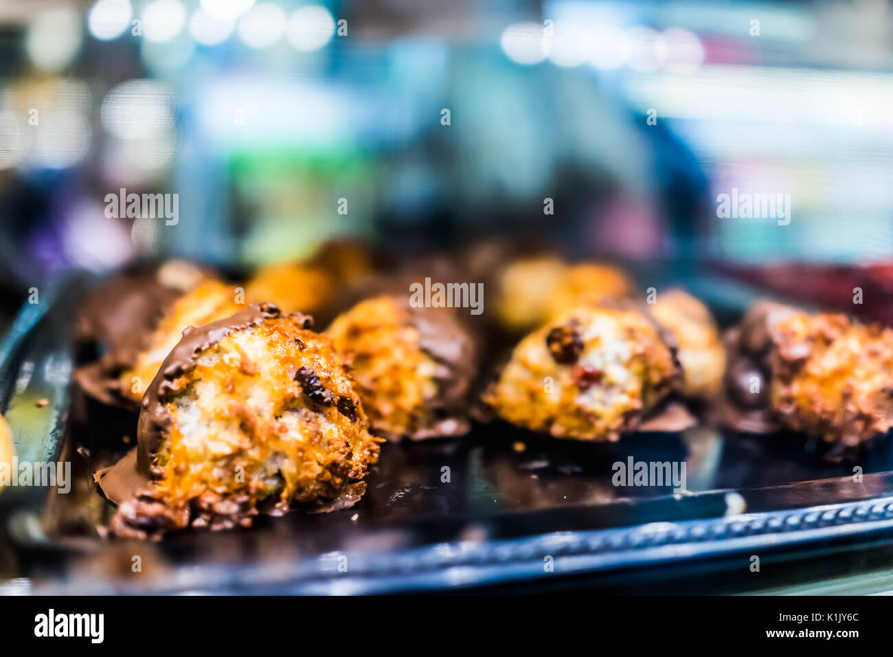 Coconut display hi-res stock photography and images - Alamy