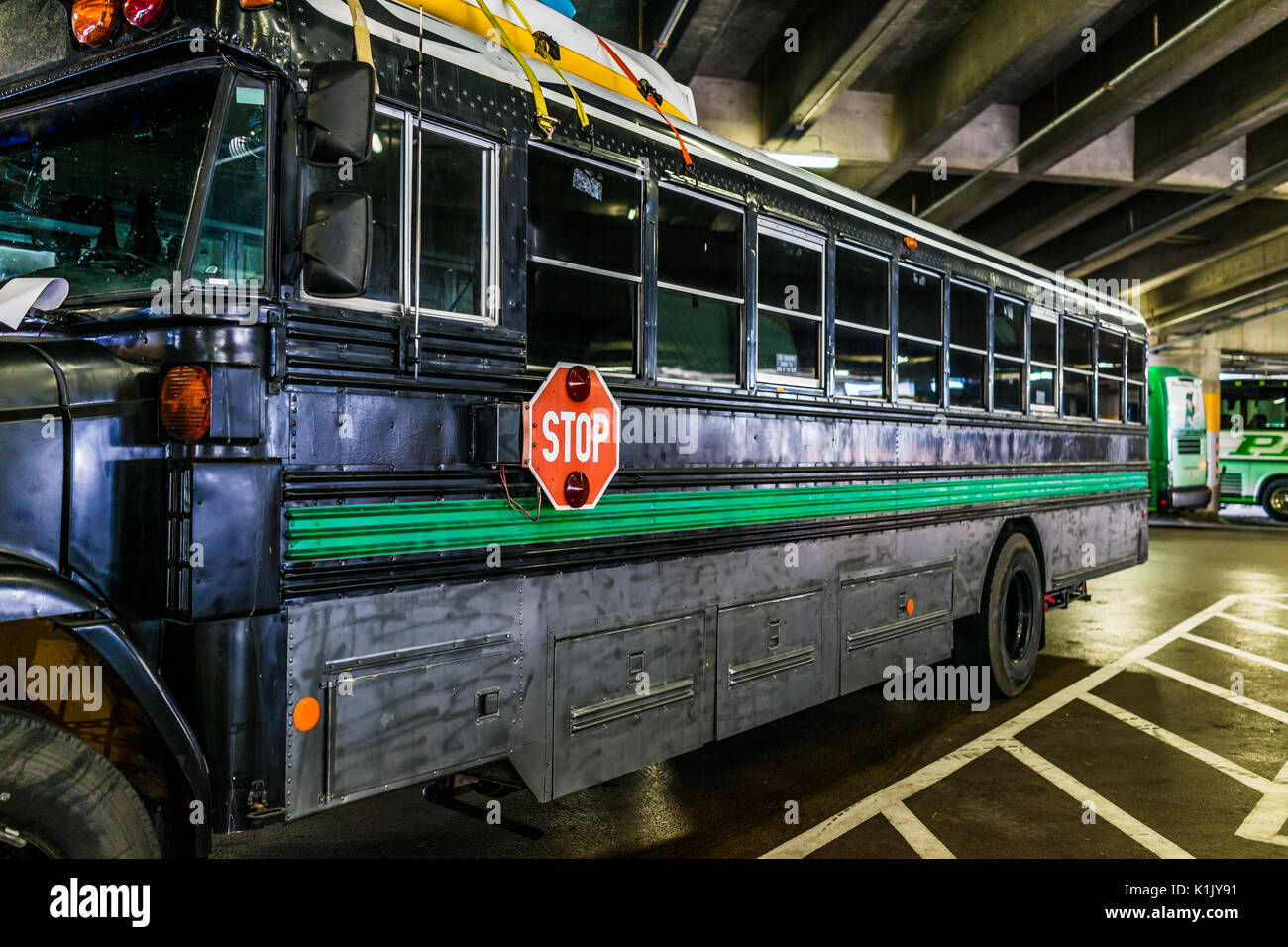 Washington dc bus stop hi-res stock photography and images - Alamy