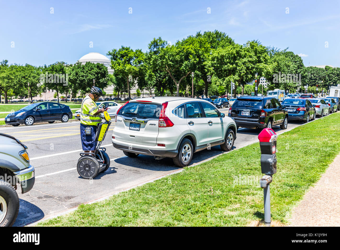 Police giving ticket hi-res stock photography and images - Alamy