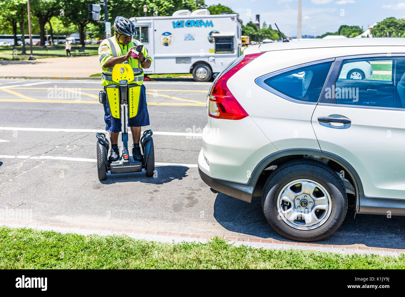 Patrol officer giving ticket hi-res stock photography and images - Alamy
