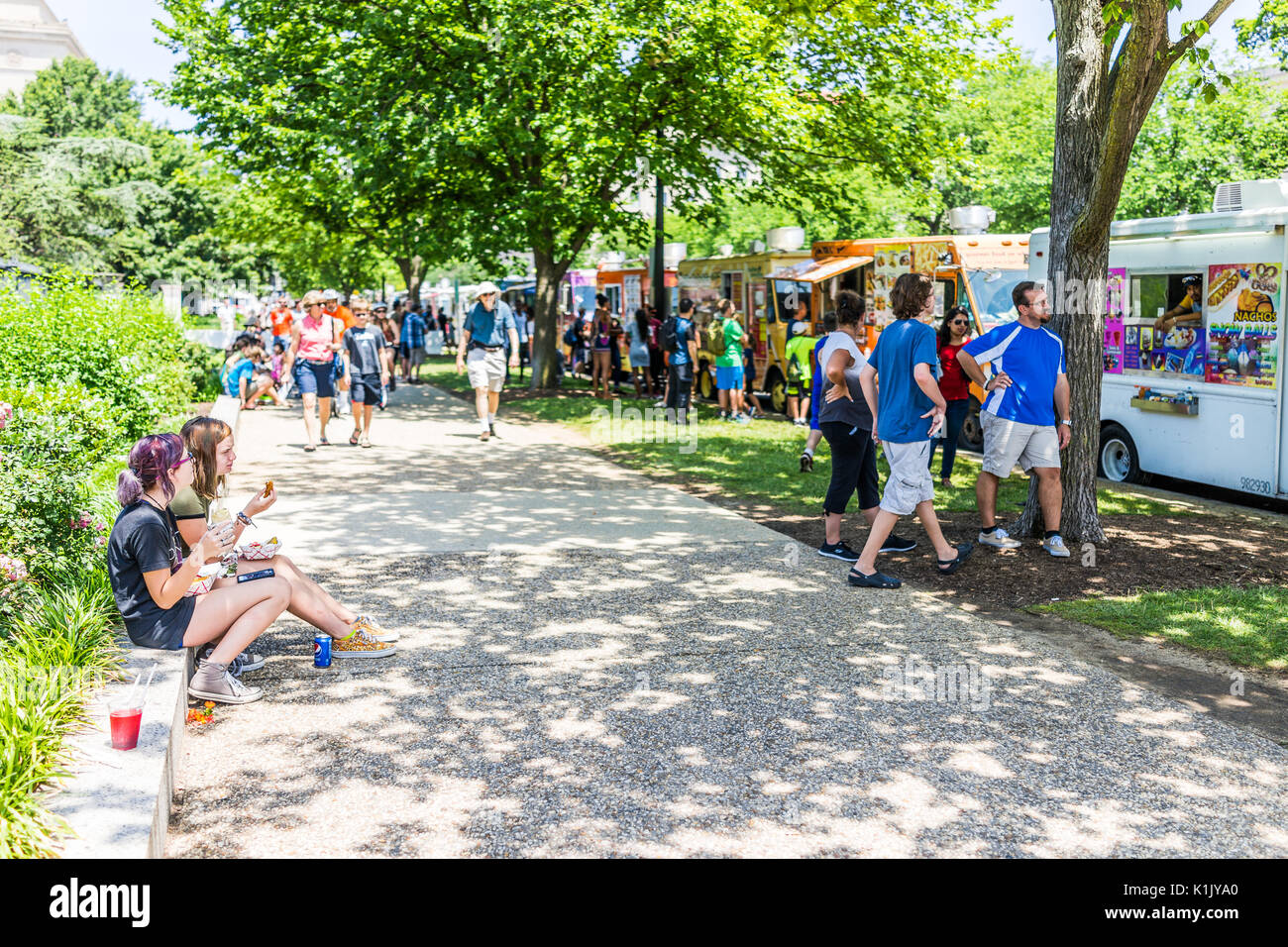 Food trucks washington dc hi-res stock photography and images - Alamy