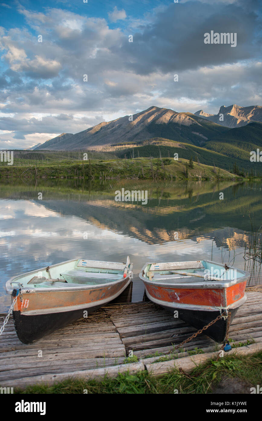Ghost lake alberta hi-res stock photography and images - Alamy