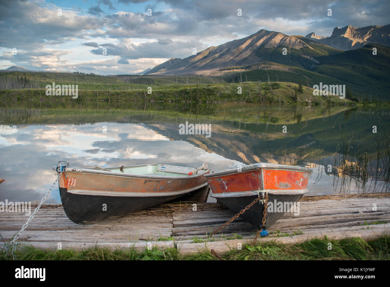 Ghost lake alberta hi-res stock photography and images - Alamy