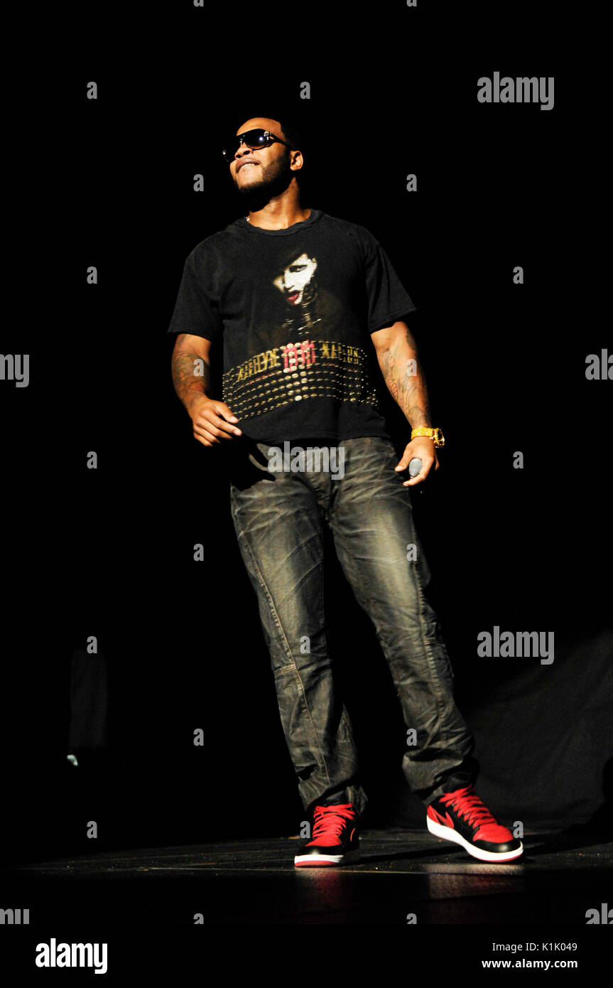 Flo Rida performing 2009 Power 106 Powerhouse Honda Center August 8 ...