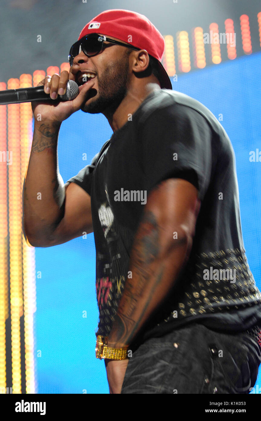 Flo Rida performing 2009 Power 106 Powerhouse Honda Center August 8 ...