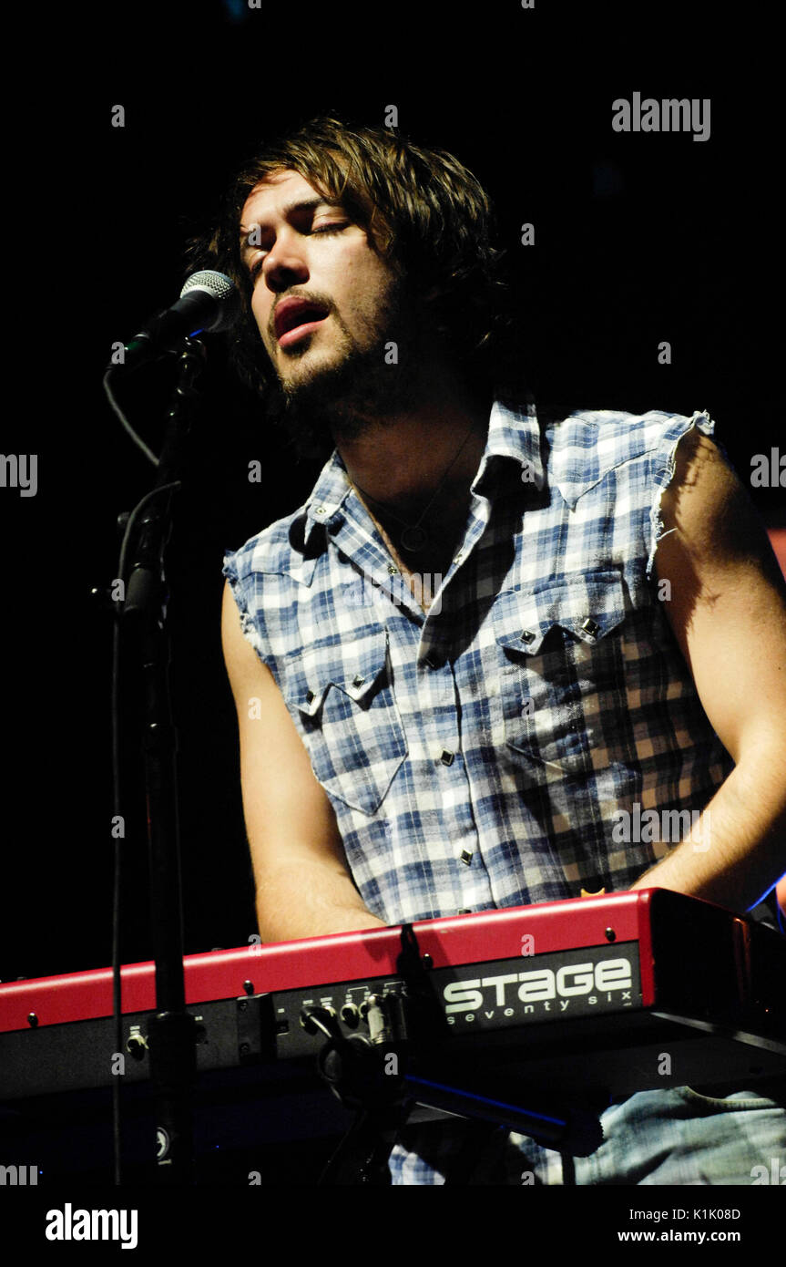 Ben Lovett Mumford Sons perform 2011 Coachella Music Festival March 16 ...