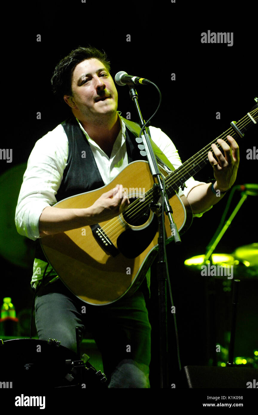 Mumford And Sons Stock Photos & Mumford And Sons Stock Images - Alamy