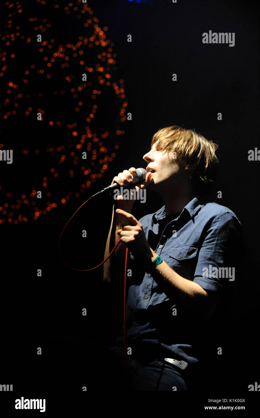 Thomas Mars Phoenix performs 2009 KROQ Almost Acoustic Christmas Night ...