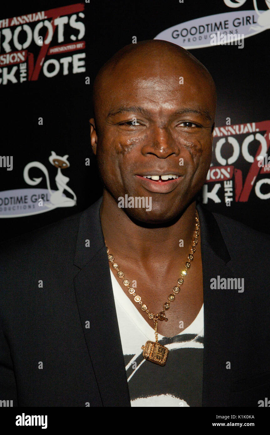 Seal Singer Stock Photos & Seal Singer Stock Images - Alamy