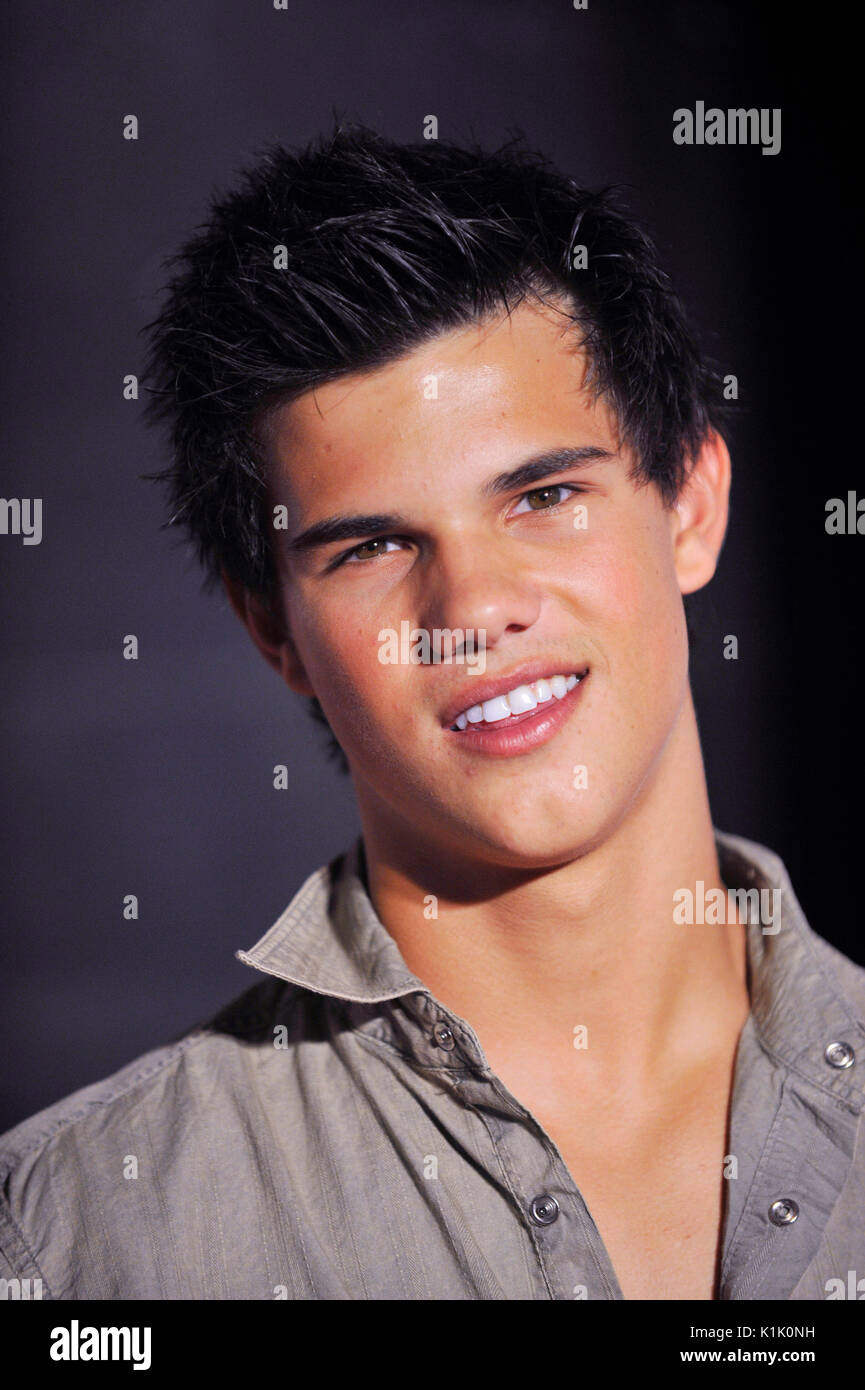 Actor Taylor Lautner portrait Los Angeles Stock Photo - Alamy