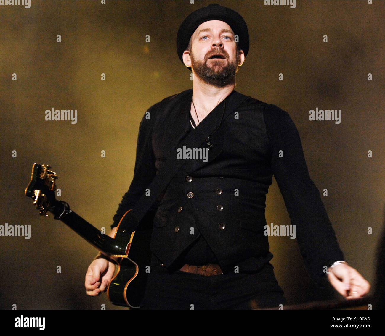 Kristian Bush Sugarland performs Stagecoach,California's County Music ...