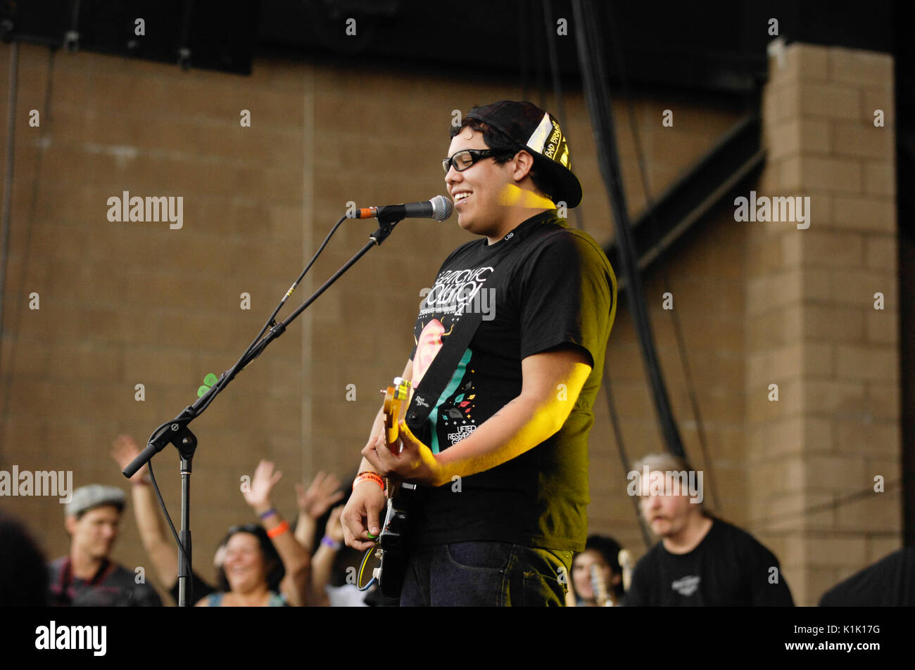 Rome Ramirez Sublime performs Cypress Hill's Smokeout San Manuel ...