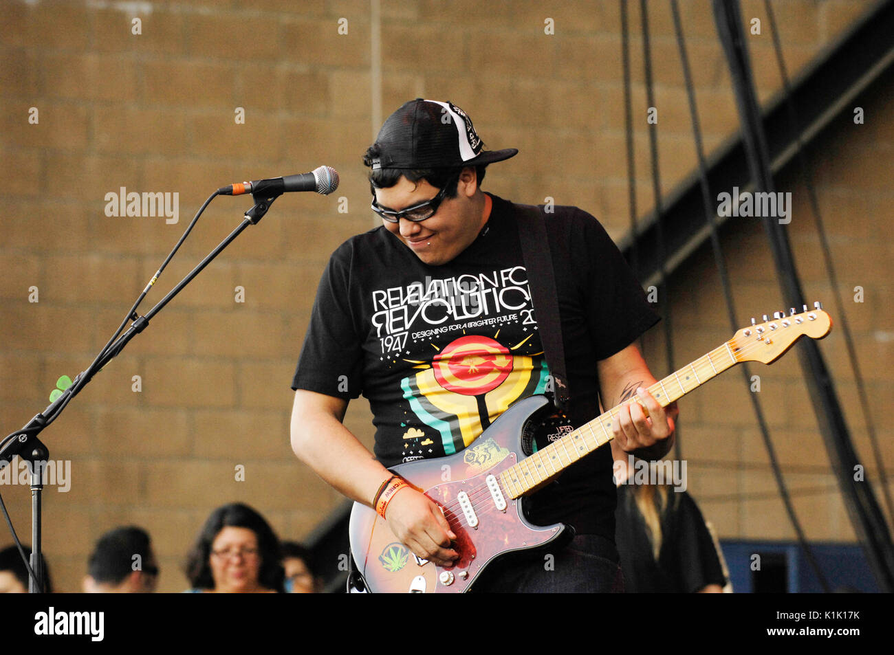 Rome Ramirez Sublime performs Cypress Hill's Smokeout San Manuel ...
