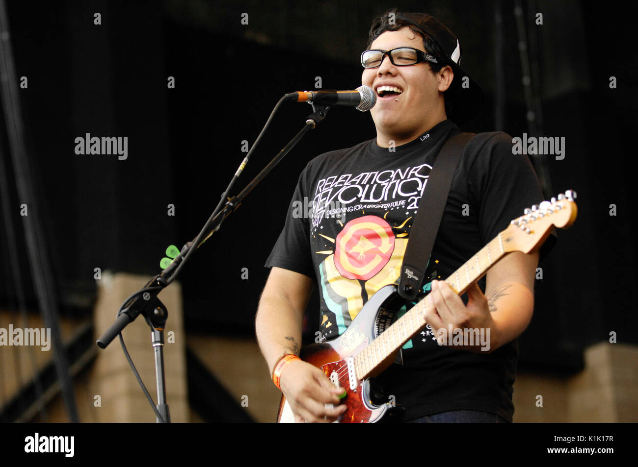Rome Ramirez Sublime performs Cypress Hill's Smokeout San Manuel ...