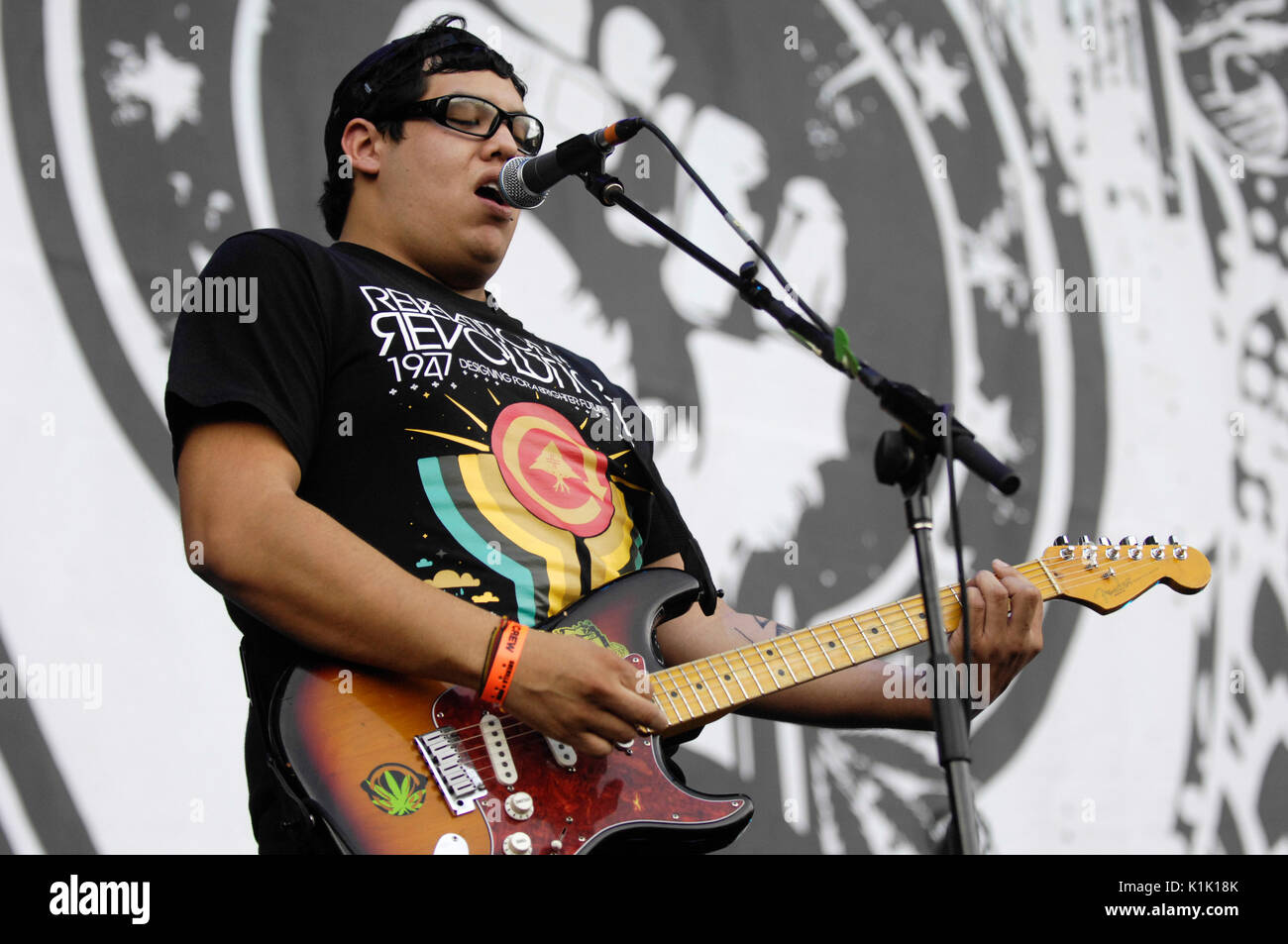Rome Ramirez Sublime performs Cypress Hill's Smokeout San Manuel ...