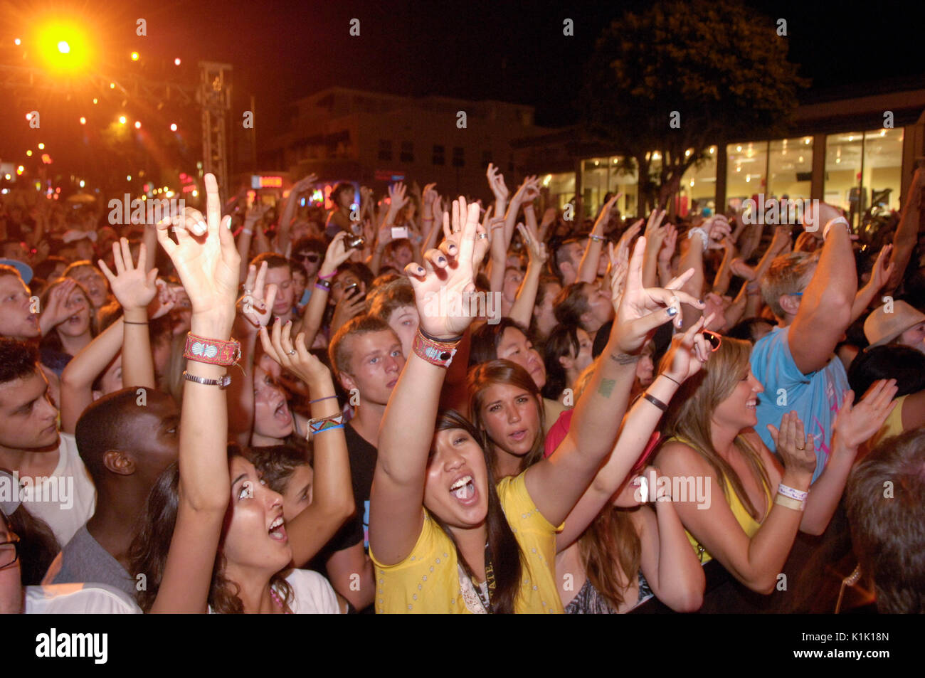 Los angeles music crowd hi-res stock photography and images - Alamy