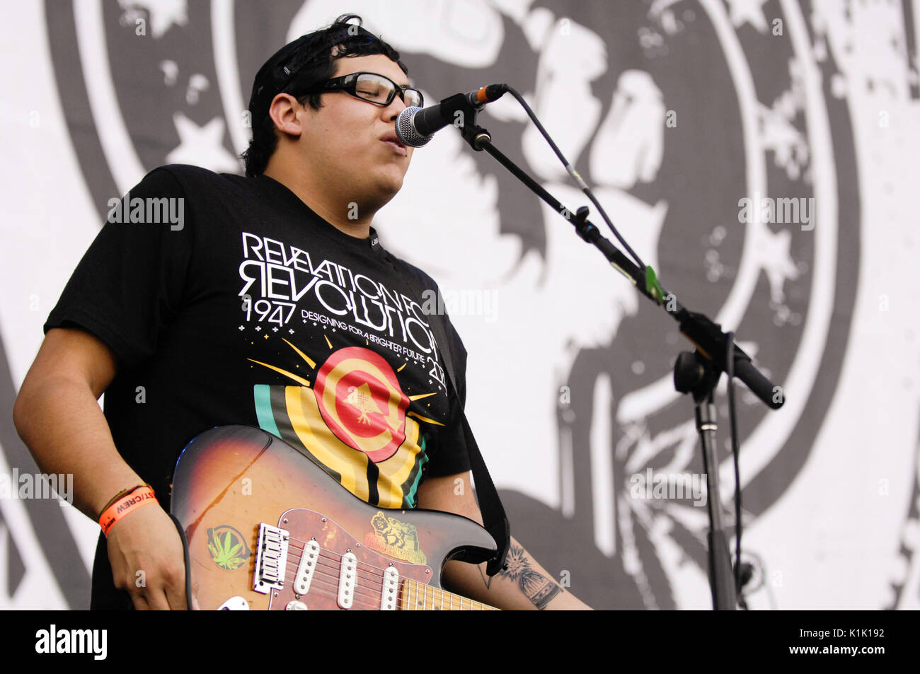 Rome Ramirez Sublime performs Cypress Hill's Smokeout San Manuel ...