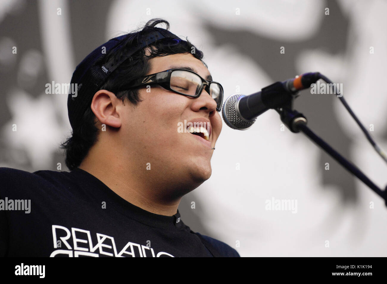 Rome Ramirez Sublime performs Cypress Hill's Smokeout San Manuel ...