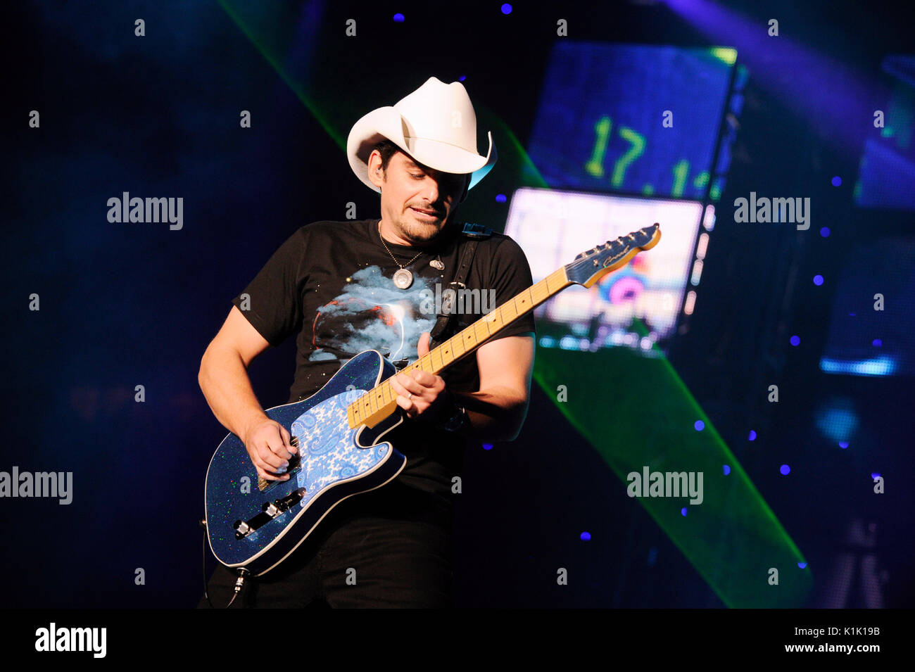 Country singer Brad Paisley performs Stagecoach,California's County ...