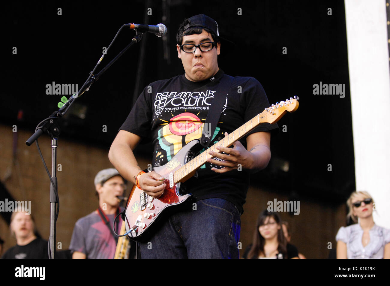 Rome Ramirez Sublime performs Cypress Hill's Smokeout San Manuel ...