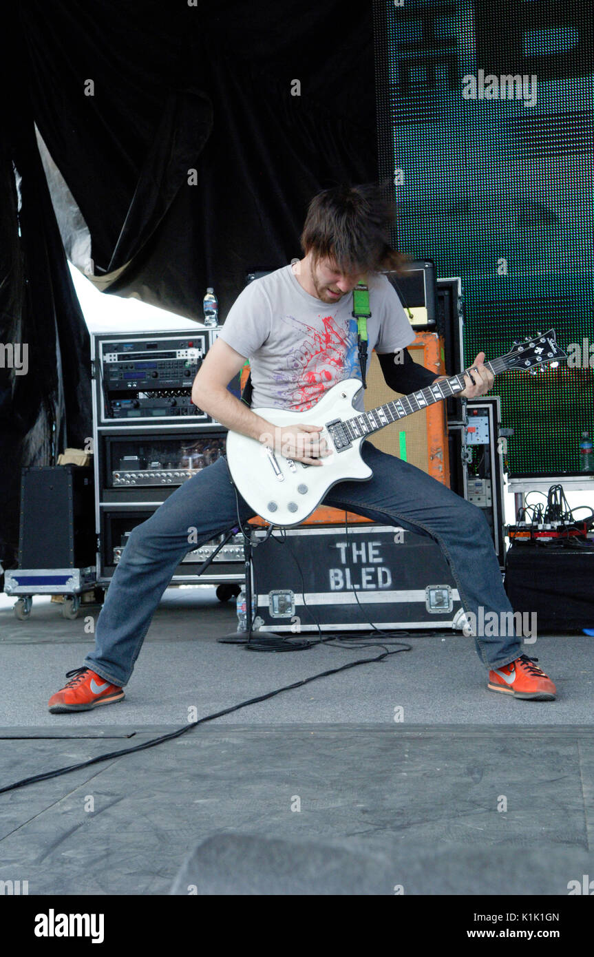 Jeremy Ray Talley Bled performs 2007 Projekt Revolution Hyundai ...