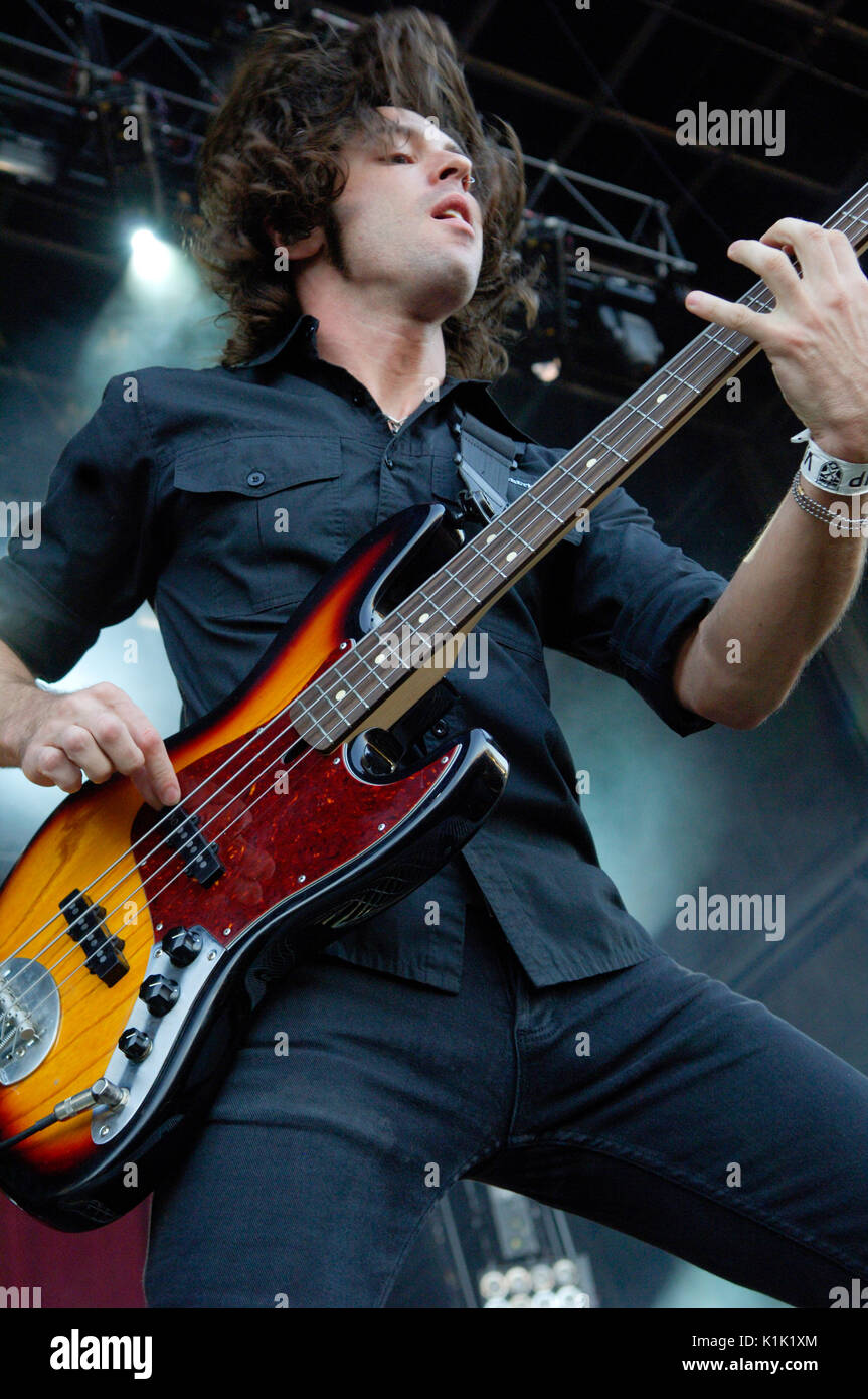 Matt Rubano Taking Back Sunday performs 2007 Projekt Revolution Hyundai ...