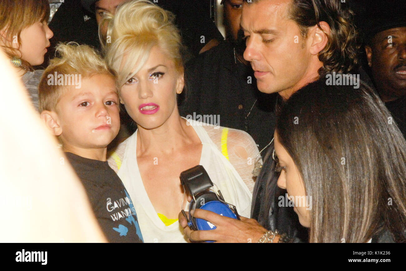 Gavin Rossdale of Bush with wife Gwen Stefani of No Doubt and their son ...