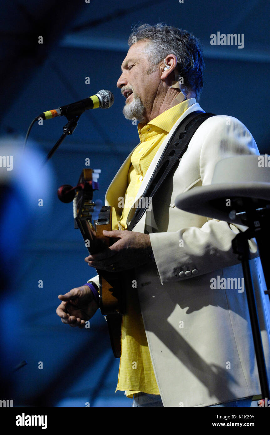 Gatlin brothers hi-res stock photography and images - Alamy