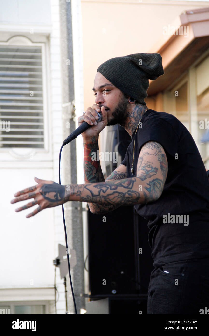 Travis "Travie" McCoy performs 2010 Sunset Strip Music Festival August ...