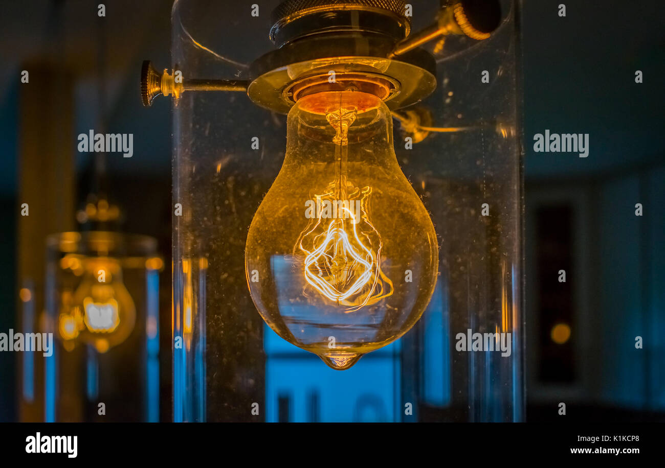 Electricity filaments glowing hi-res stock photography and images - Alamy