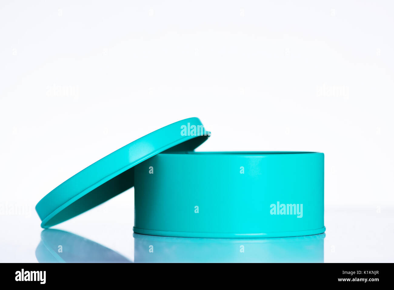 Green exhibition container hi-res stock photography and images - Alamy