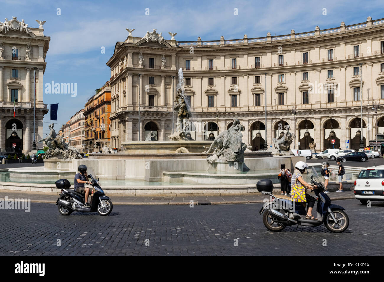 Rome mopeds hi-res stock photography and images - Alamy
