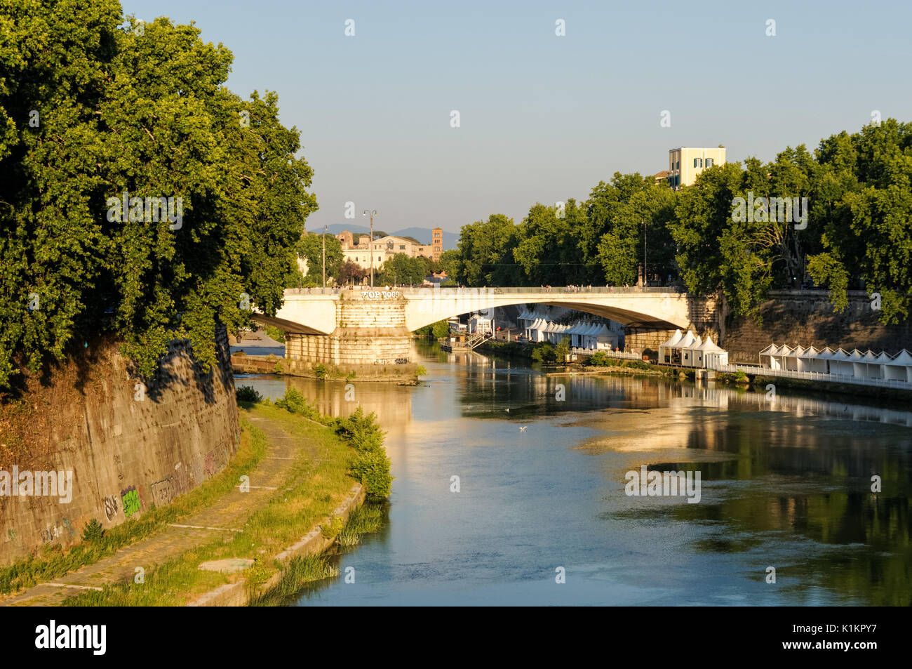 Ponte garibaldi rome hi-res stock photography and images - Alamy