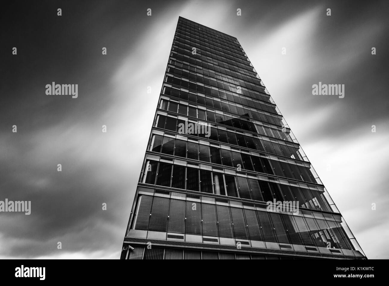 Vertical upward view hi-res stock photography and images - Alamy