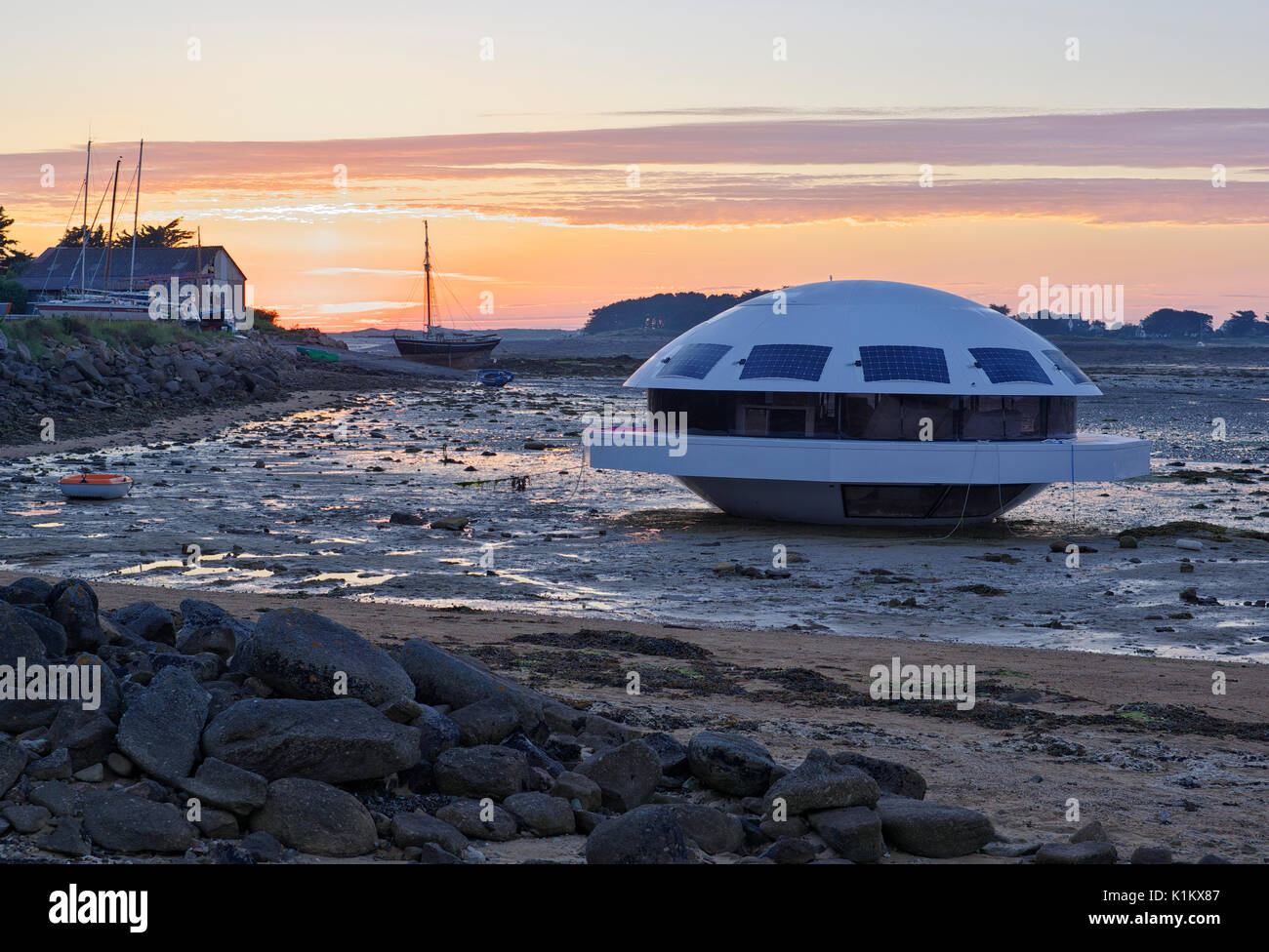 Floating saucer boat house in Trebeurden, Brittany Stock Photo - Alamy