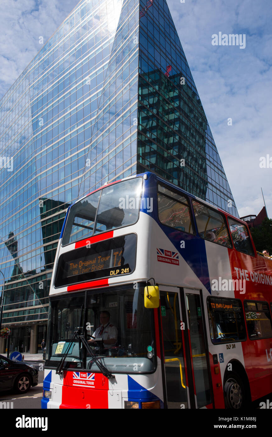 Bus in London painted with a British Flag Stock Photo - Alamy