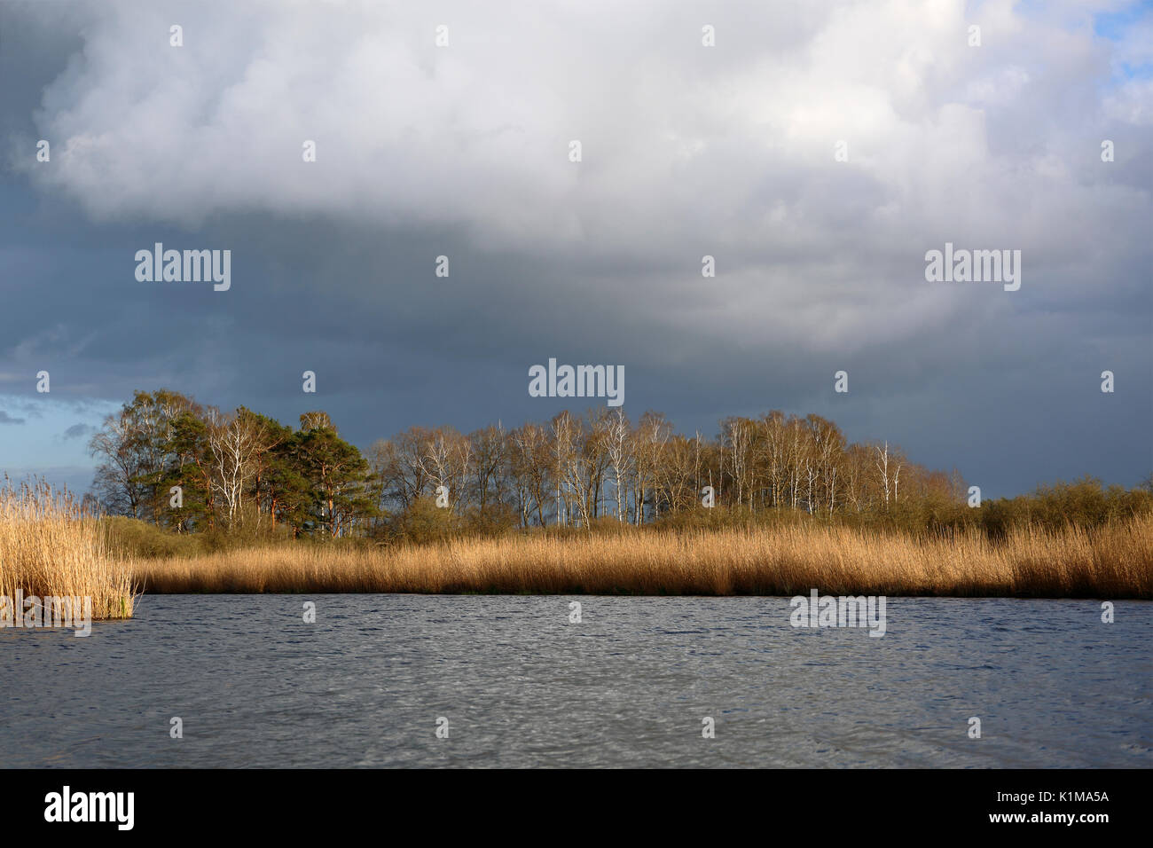 Flusslandschaft hi-res stock photography and images - Alamy