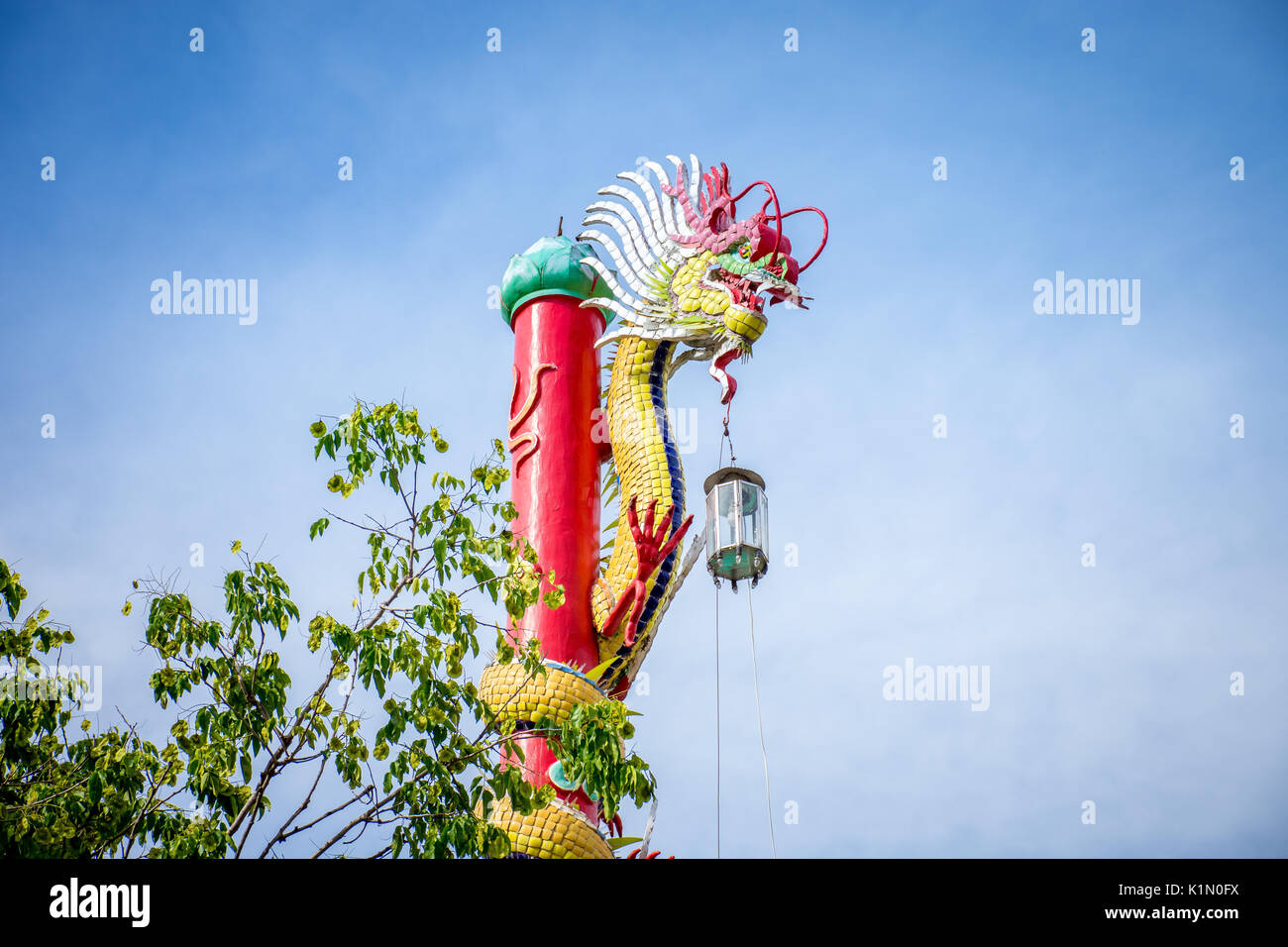 Wat Muang angthong Stock Photo - Alamy