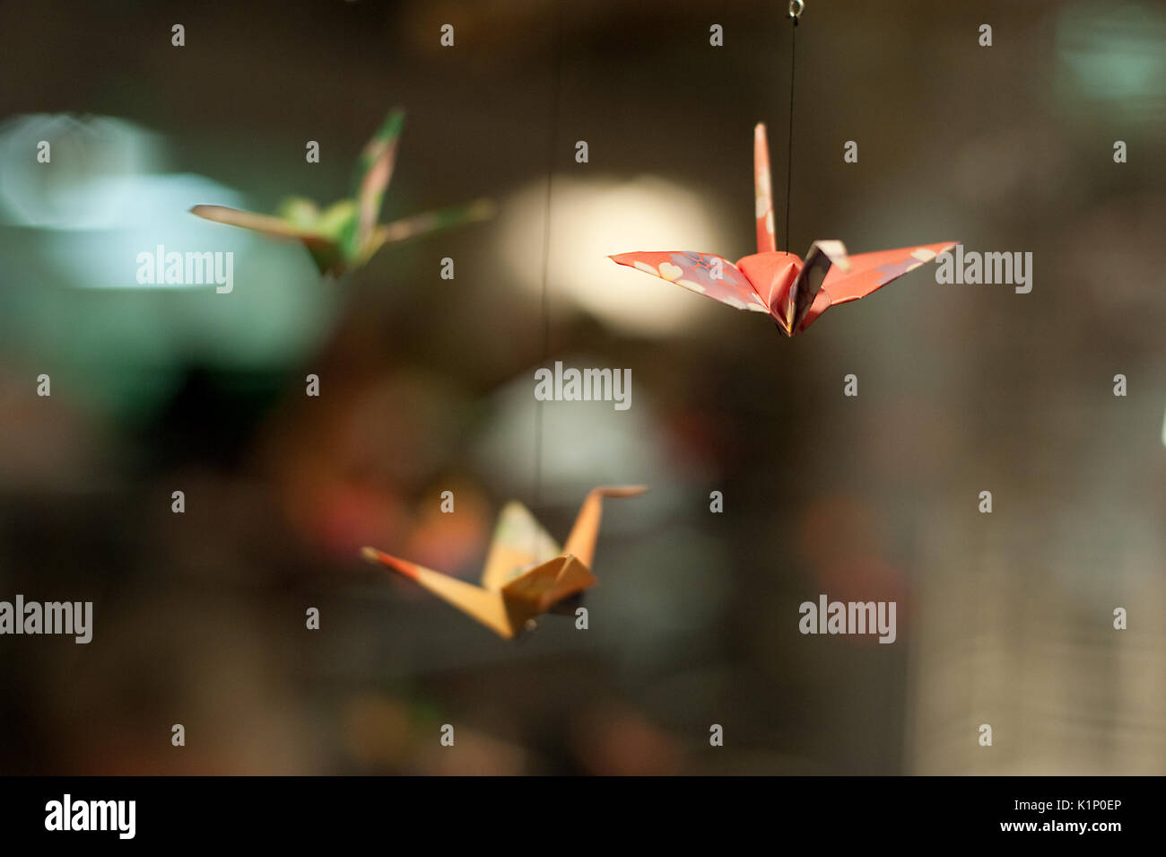 Paper cranes hi-res stock photography and images - Alamy