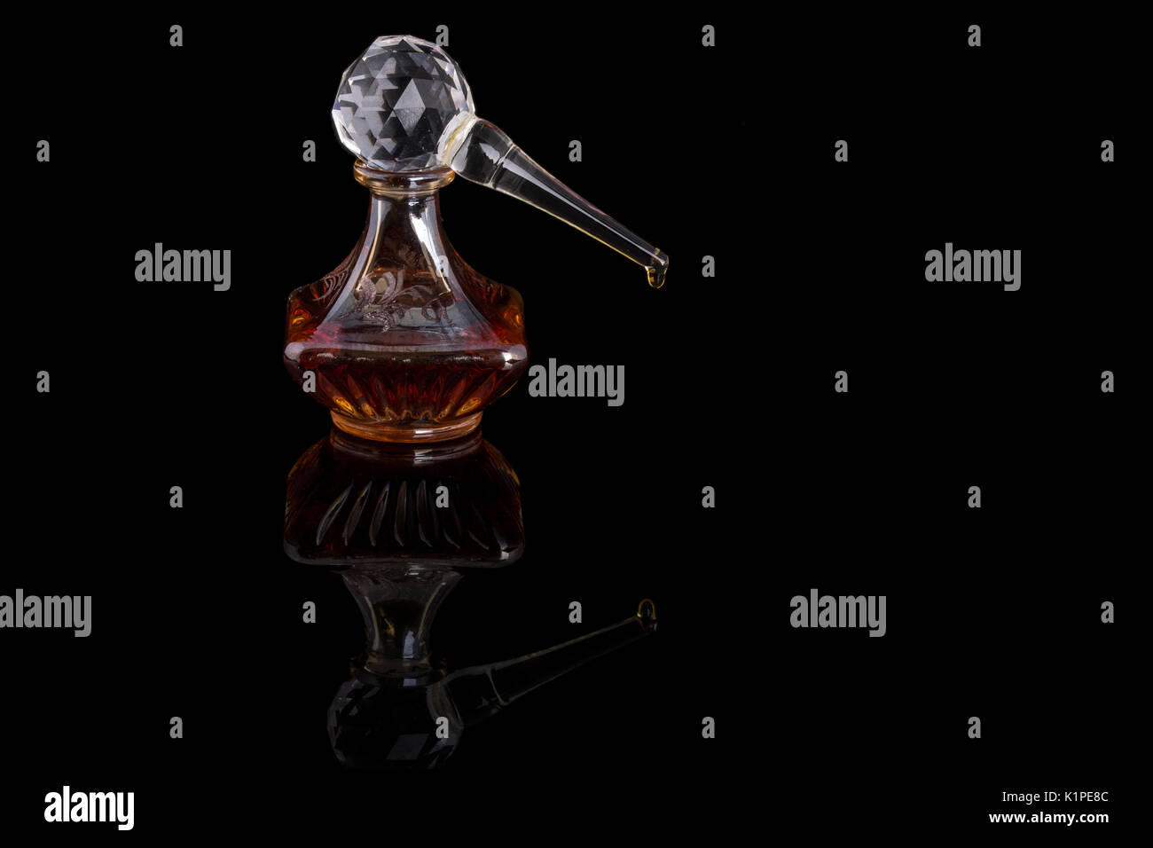 Arabic oud burner hi-res stock photography and images - Alamy
